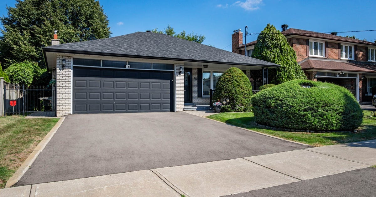 16 Oldborough Cir., North York, ON