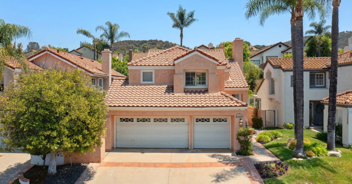 24660 Vista Cerritos, Calabasas, CA